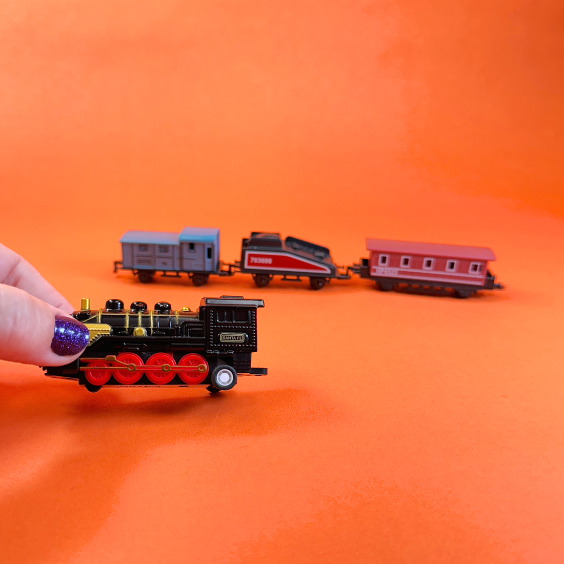 Rollin' Locomotion Pull Back Train Set – Tinywich